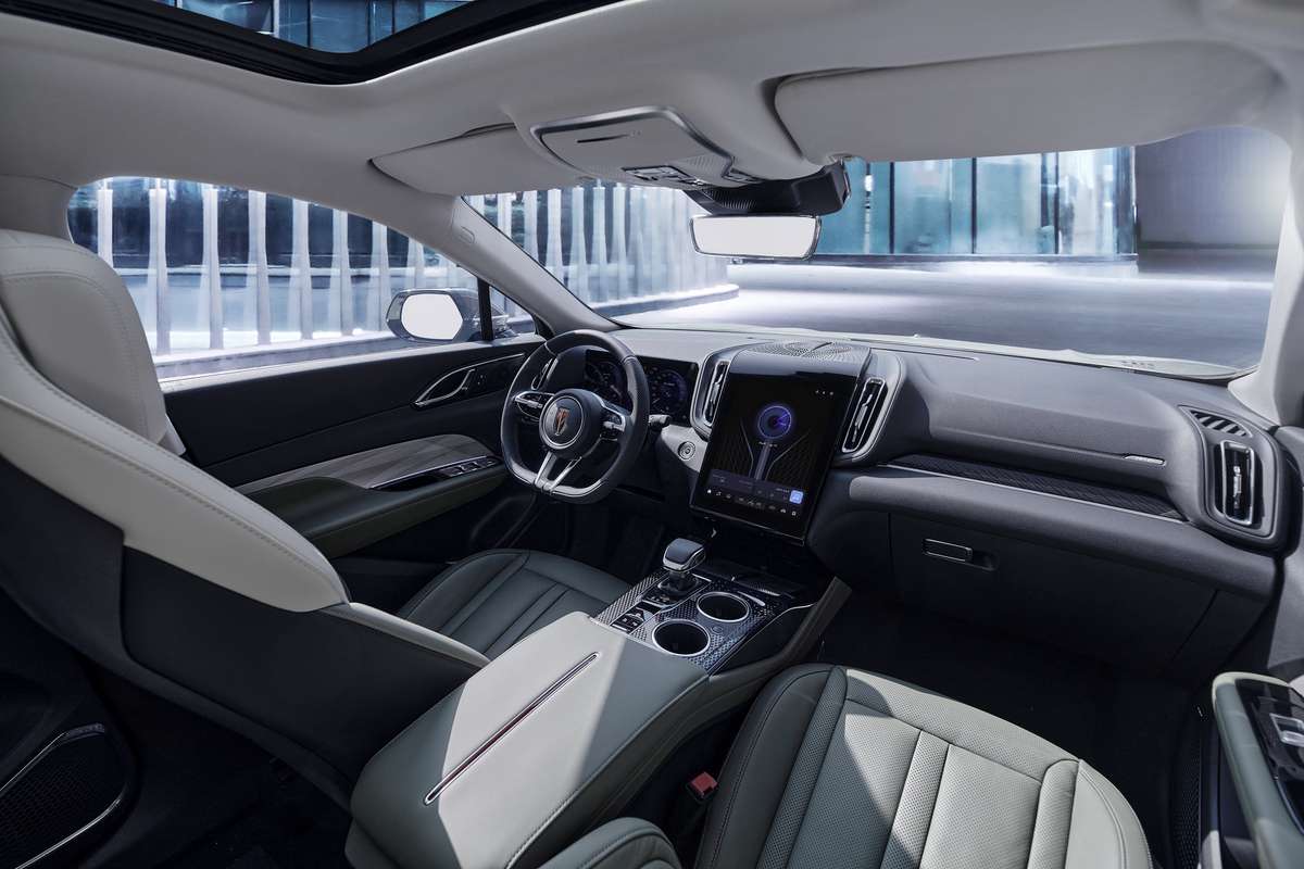 The HONGQI HS3 Brings Young Users a Brand-new Experience | Motory News